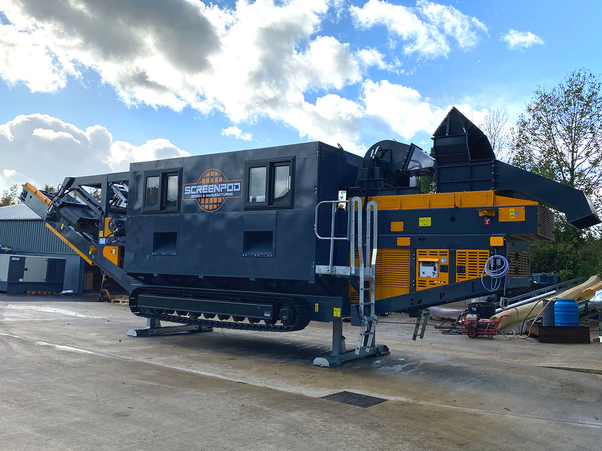 SPS122T Tracked Picking Station - Screenpod Design & Manufacturing